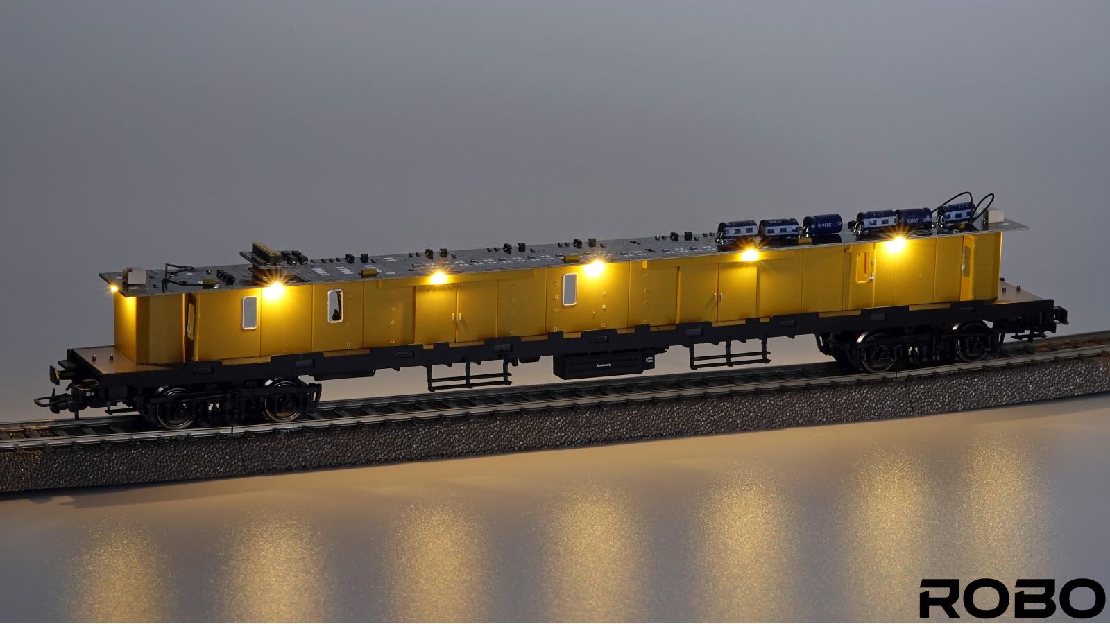 280321 - PKP 209C, stacja Gdynia, model z oświetleniem
