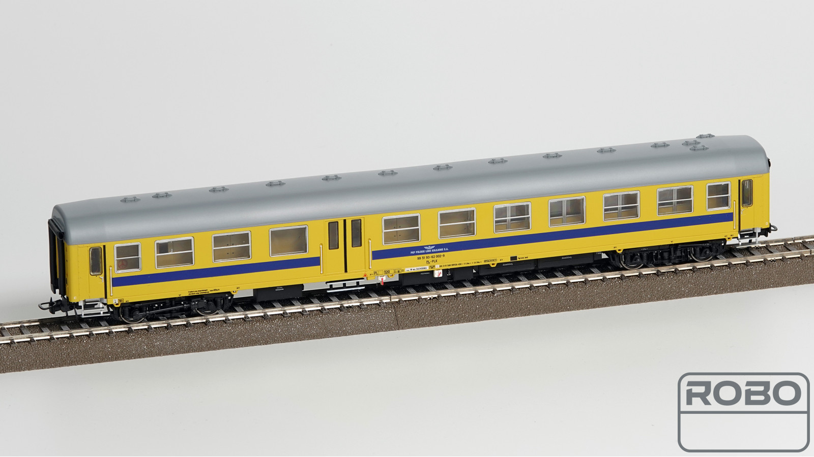 290011 - PKP PLK, 2 coaches set, NEW - innovative ROBO 2.0 lighting plate
