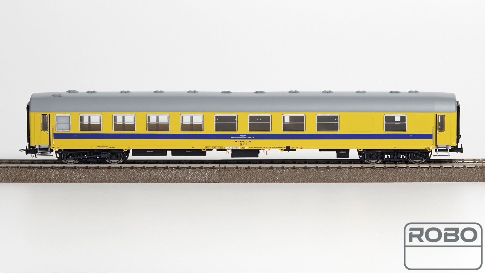 290011 - PKP PLK, 2 coaches set, NEW - innovative ROBO 2.0 lighting plate