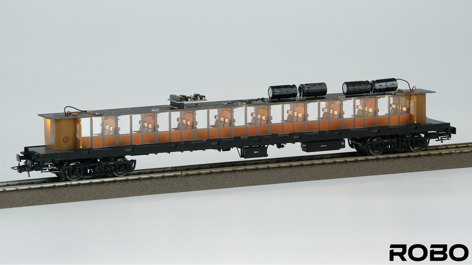 211121 - PKP 1kl, stacja Kraków, wagon z oświetleniem